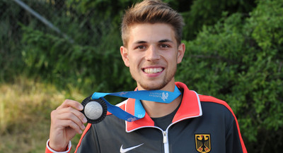 Silber: Hindernis-„Halsschmuck“ für Patrick Karl | leichtathletik.de